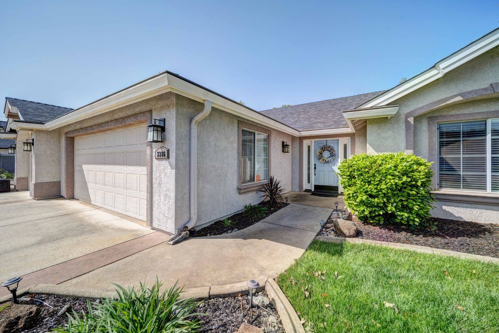 KELLY RYAN, REDDING REALTOR - Updated June 2025 - 12 Photos - 2070 ...