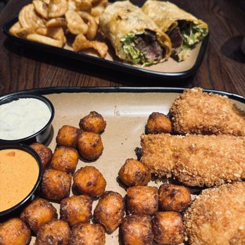 FLYING FISH TAPHOUSE - Updated April 2025 - 225 Photos & 198 Reviews ...