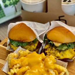 SHAKE SHACK BIRMINGHAM - Updated August 2025 - 217 Photos & 236 Reviews ...