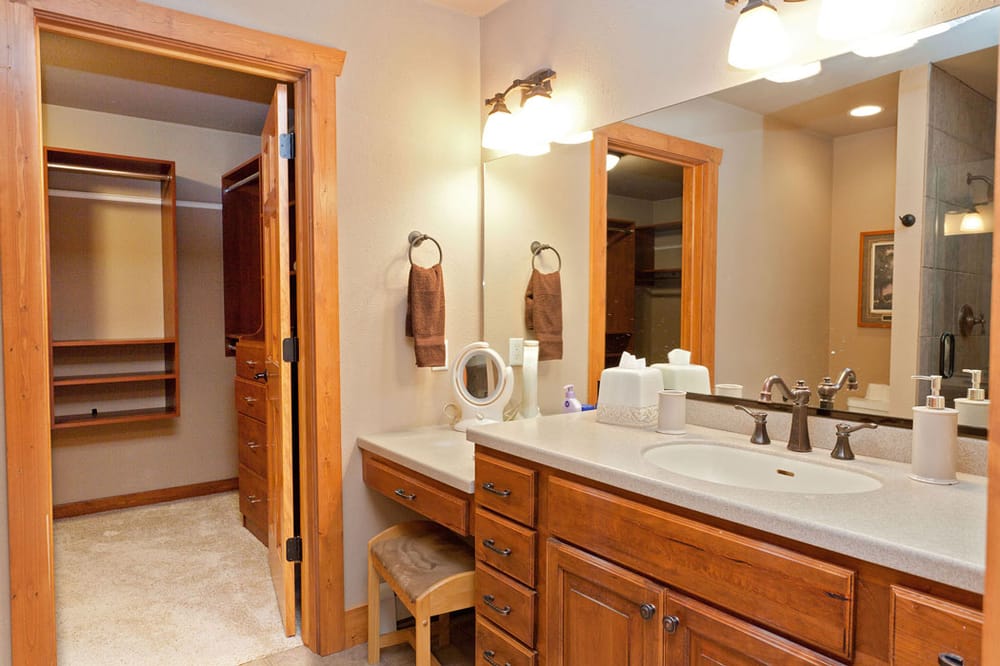EAGLE POINT - Updated May 2024 - 37 Photos - 1706 Walnut St, Eagle ...