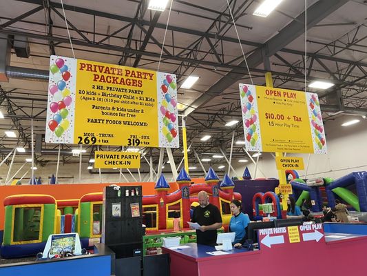 SUPER JUMP PARTY ZONE - Updated October 2025 - 46 Photos & 70 Reviews ...