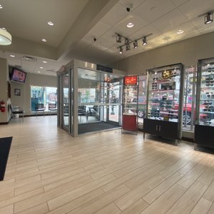 EYE PHYSICIAN ASSOCIATES - 11 Reviews - 2801 W Kinnickinnic River Pkwy ...