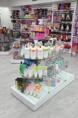 STAG SHOP - Updated May 2025 - 14 Photos - 2311 Yonge St, Toronto ...