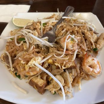 TRACY THAI RESTAURANT - Updated December 2025 - 563 Photos & 500 Reviews - 1035 Central Ave ...