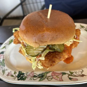 UPTOWN BURGER - Updated November 2024 - 92 Photos & 117 Reviews - 6370 ...