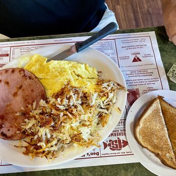 DOE DOE’S DINER - Updated June 2025 - 187 Photos & 171 Reviews - 9395 ...