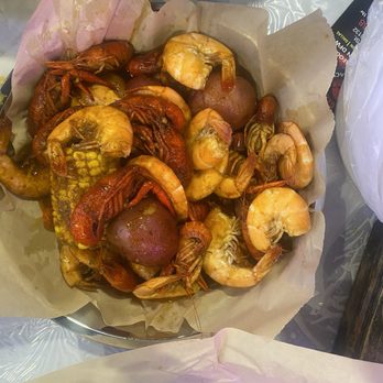 RED CRAB JUICY SEAFOOD - Updated July 2024 - 179 Photos & 207 Reviews ...