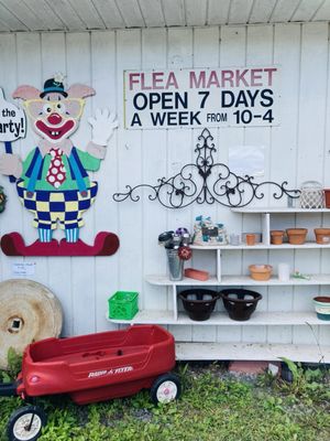 RAVENA BARN FLEA MARKET - Updated August 2025 - 10 Photos - 2532 Rte 9W ...