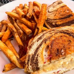 DONKEY INN - Updated July 2025 - 94 Photos & 197 Reviews - 923 S Plum ...