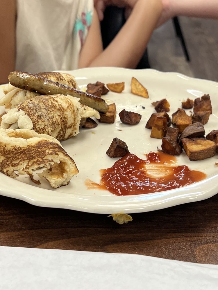 LANDMARK RESTAURANT & BAKERY - Updated November 2025 - 22 Photos & 19 ...