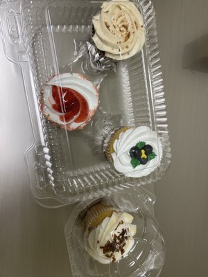 ESSENTIAL SWEETS - Updated September 2025 - 17 Photos - 2405 N Marine ...