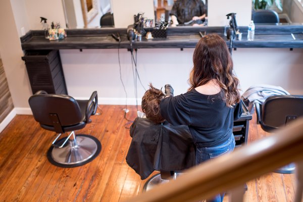 BLUE MOON SALON & DAY SPA - Updated January 2026 - 12 Photos - 909 ...