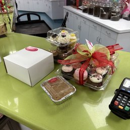 SWEET SURRENDER BAKERY - Updated December 2025 - 584 Photos & 499 ...
