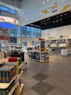 LEGO STORE DOWNTOWN SUMMERLIN - Updated April 2025 - 45 Photos & 15 ...