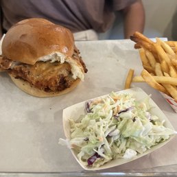 FIREHOUSE QUE & BREW - Updated July 2025 - 367 Photos & 597 Reviews ...