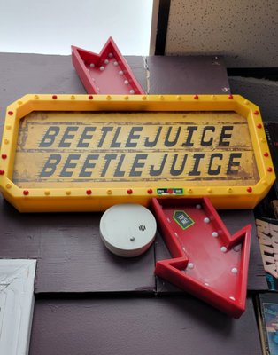 THE FORGOTTEN TOY BOX - Updated October 2025 - 19 Photos - 9926 Beach ...