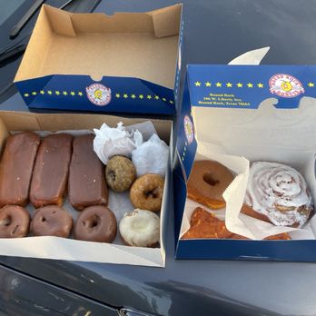 ROUND ROCK DONUTS - Updated May 2025 - 2500 Photos & 3413 Reviews - 106 ...