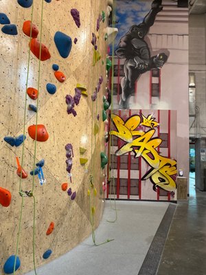 BROOKLYN BOULDERS QUEENSBRIDGE - Updated May 2025 - 219 Photos & 158 ...
