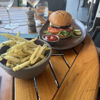 SULA - Updated October 2024 - 137 Photos & 43 Reviews - 602 Murray Cir ...