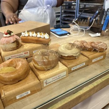 FAN FAN DOUGHNUTS - Updated November 2024 - 610 Photos & 246 Reviews ...