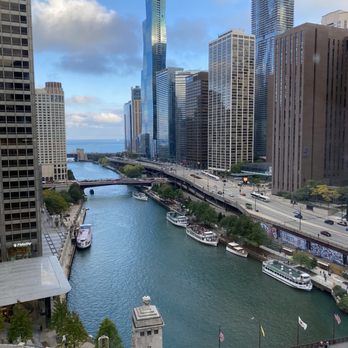 COURTYARD CHICAGO DOWNTOWN/RIVER NORTH - Updated September 2024 - 137 ...