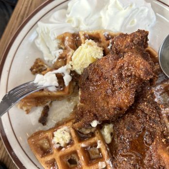 THE MONT - Updated May 2024 - 100 Photos & 96 Reviews - 2411 SE Belmont ...