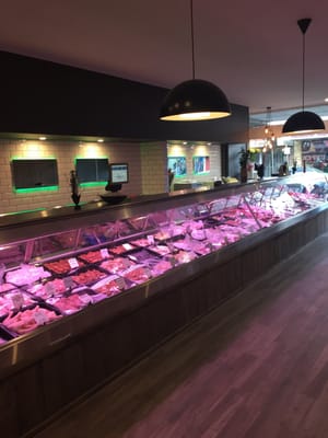 UPPERCUTS THE PLACE TO MEAT - Updated June 2024 - 767 Centre Rd ...