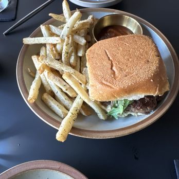 THE OVERLAND - Updated October 2024 - 248 Photos & 140 Reviews - 347 ...