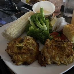 PIKES CINEMA BAR AND GRILL - Updated October 2025 - 173 Photos & 128 ...