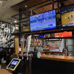 WALK-ON’S SPORTS BISTREAUX - TOWNE CENTER RESTAURANT - Updated July ...