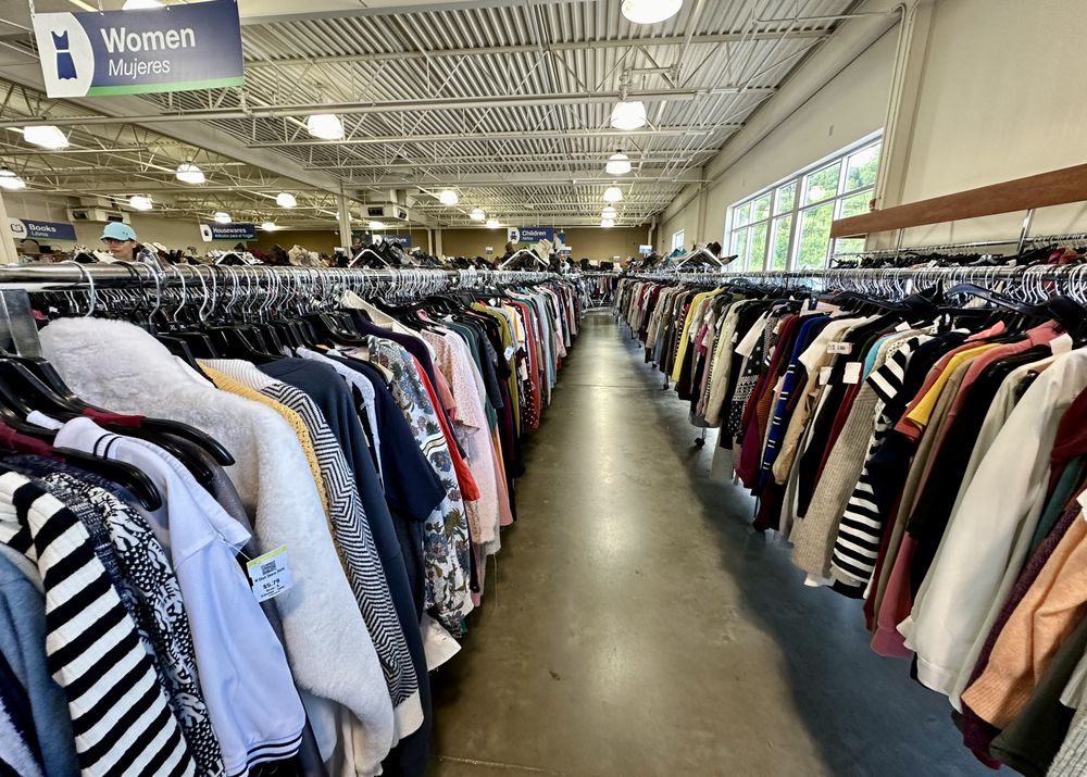 GOODWILL - Updated December 2025 - 15 Photos & 11 Reviews - 3 Urbano ...