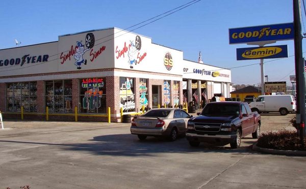 SIMPLE SIMON - Updated January 2026 - 13 Reviews - 7777 Airline Hwy ...