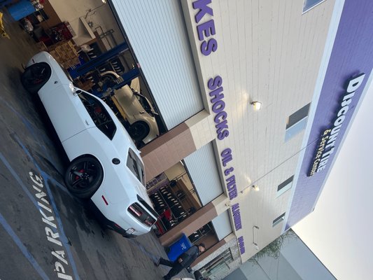 DISCOUNT TIRE & SERVICE CENTERS - Updated December 2025 - 29 Photos ...