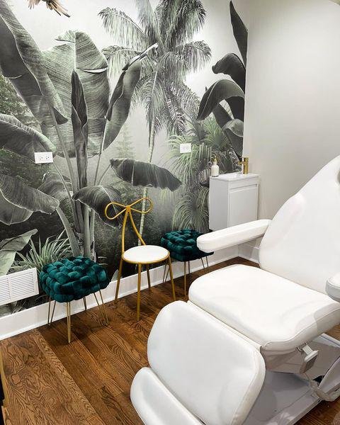 DIVINE AESTHETICS & WELLNESS - Updated October 2025 - 1S131 Summit Ave ...