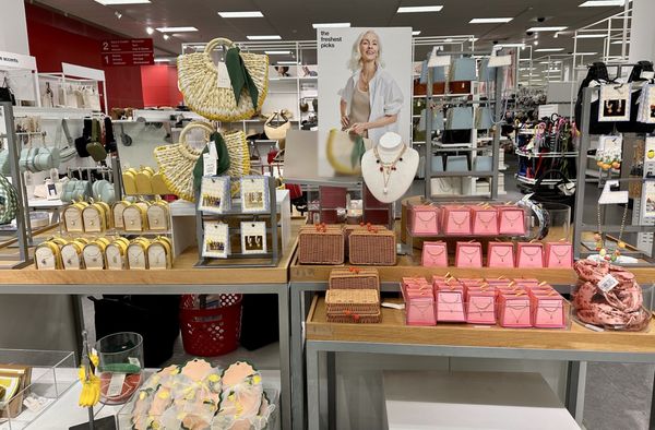 TARGET - Updated December 2025 - 141 Photos & 214 Reviews - 5700 Bou ...