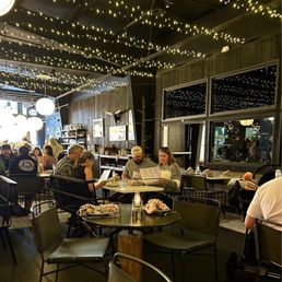 HAWKEYE & HUCKLEBERRY LOUNGE - Updated December 2024 - 65 Photos & 65 ...