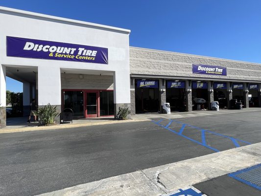 DISCOUNT TIRE & SERVICE CENTERS - Updated October 2025 - 30 Photos & 89 ...
