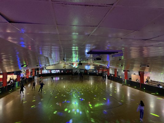 ROLL ARENA FAMILY SKATING CENTER - Updated March 2025 - 19 Photos & 16 ...