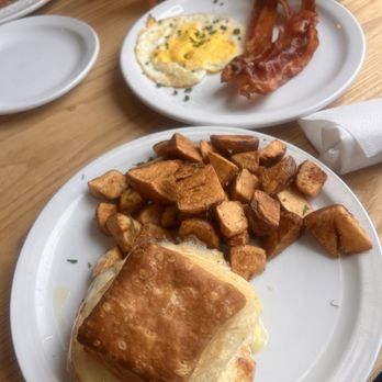 MAGPIE DINER - Updated December 2025 - 255 Photos & 198 Reviews - 85 ...