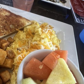 CHILL GRAPEVINE - Updated December 2025 - 301 Photos & 471 Reviews ...