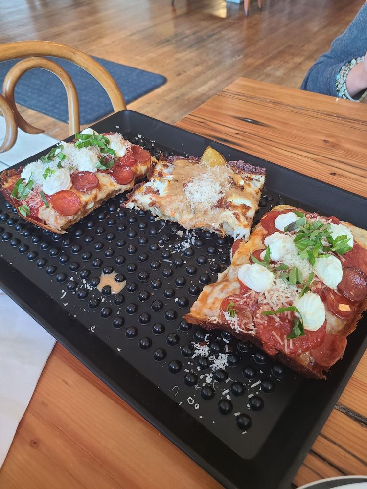 CHARRED APIZZA - Updated September 2025 - 21 Photos - 326 Main St ...