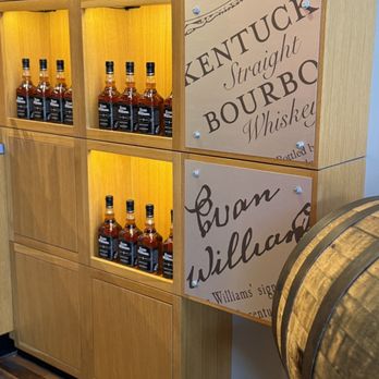 EVAN WILLIAMS BOURBON EXPERIENCE - 1188 Photos & 549 Reviews - 528 W ...