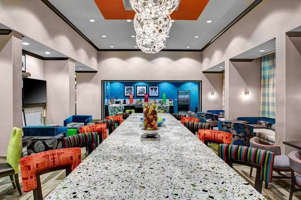 HAMPTON INN & SUITES BY HILTON ATLANTA PERIMETER DUNWOODY - 107 Photos ...