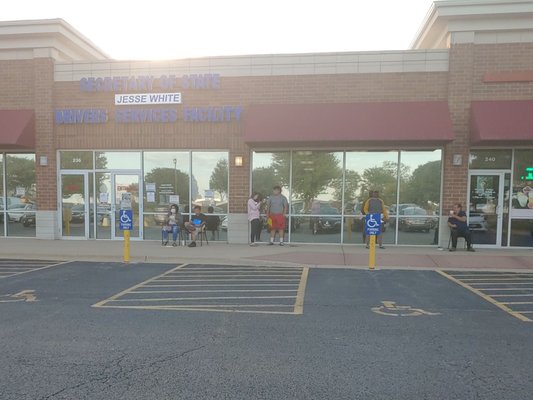 ILLINOIS SECRETARY OF STATE - DRIVER SERVICES FACILITY - Updated March ...