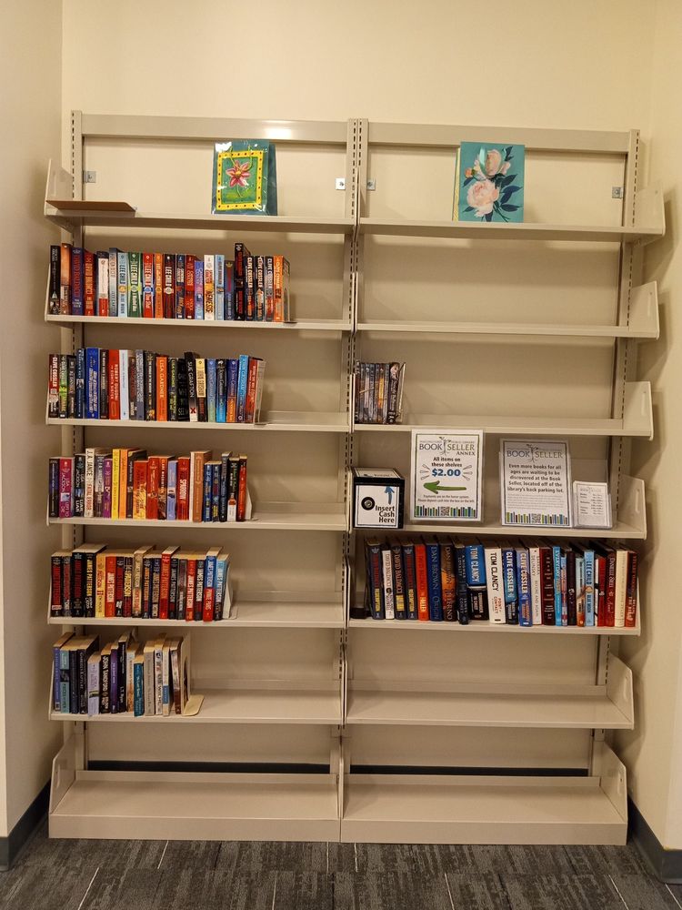 WALLINGFORD PUBLIC LIBRARY - Library at 200 N Main St, Wallingford ...