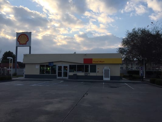 TRACY SHELL & MINI MART - Updated October 2025 - 10 Photos & 18 Reviews ...