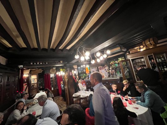 LE BASILIC - Updated December 2025 - 231 Photos & 182 Reviews - 33 rue ...