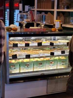 FLOOZIES PIE SHOP - Updated October 2025 - 74 Photos & 80 Reviews ...