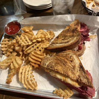 HARD COUNT KITCHEN & COCKTAILS - Updated October 2025 - 213 Photos ...