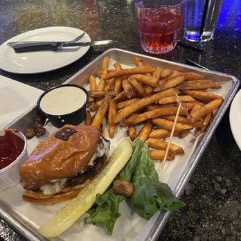 BIGS - Updated December 2025 - 499 Photos & 675 Reviews - 323 N State ...